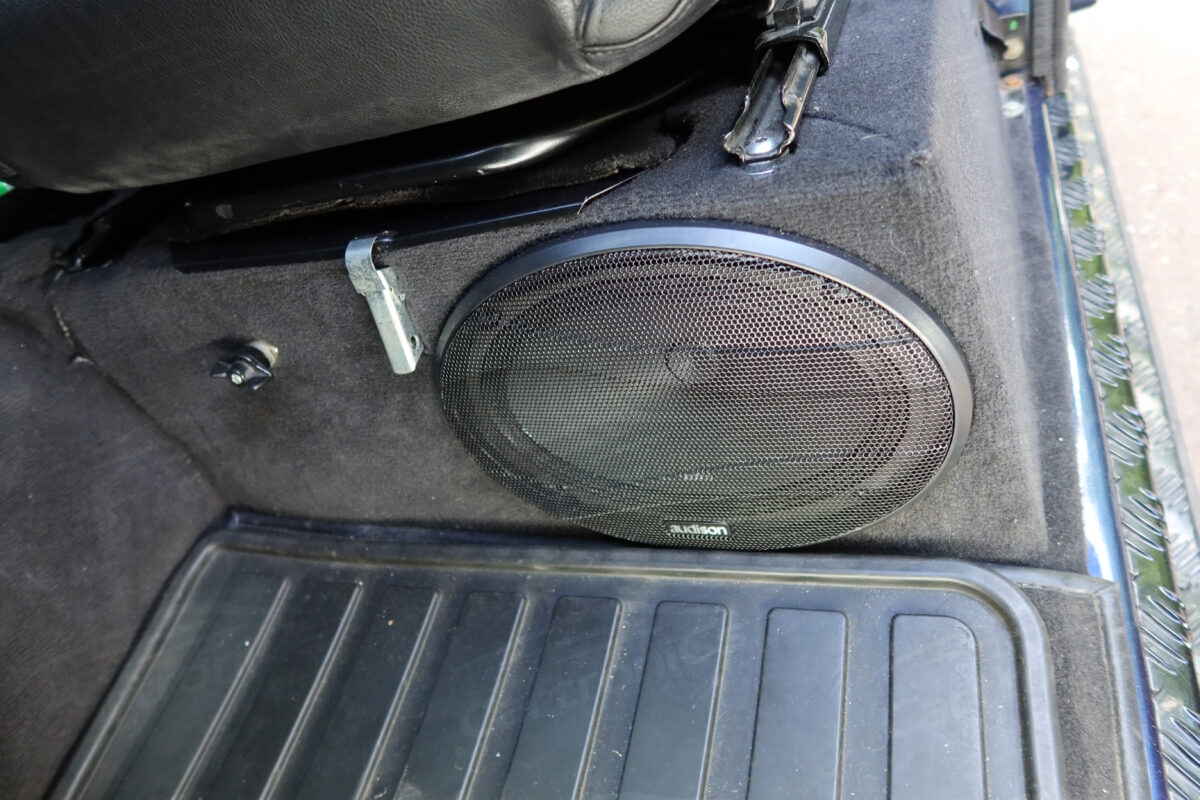Land Rover Defender Entertainment and Speaker Upgrade
