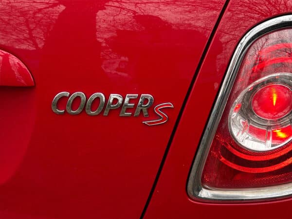 MINI Cooper Sony XAV-AX8050D DAB Radio Installation