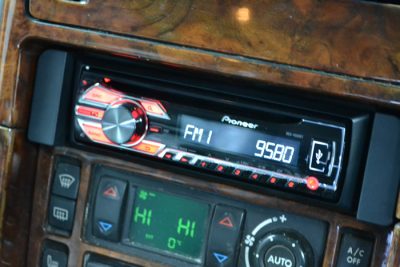 Replace an Original Range Rover Radio with Pioneer System